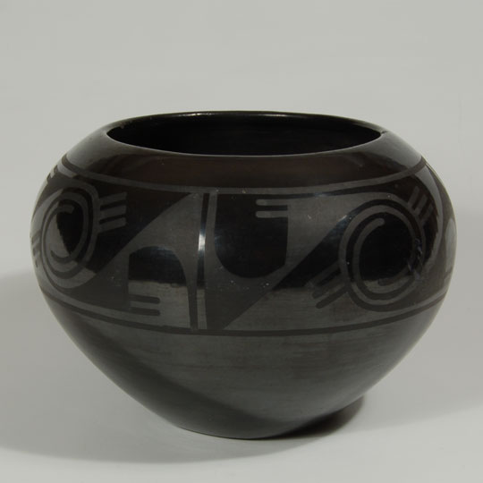 Blog: Maria Martinez Pottery C3661C - Adobe Gallery, Santa Fe